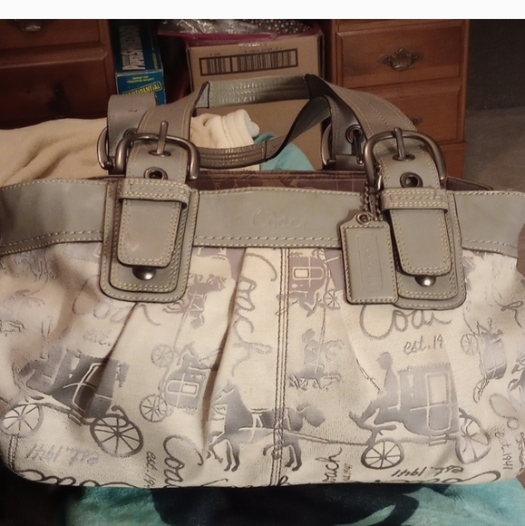 Coach | Bags | Coach Vintage Rare Color Horse And Carriage Shoulder Bag ...